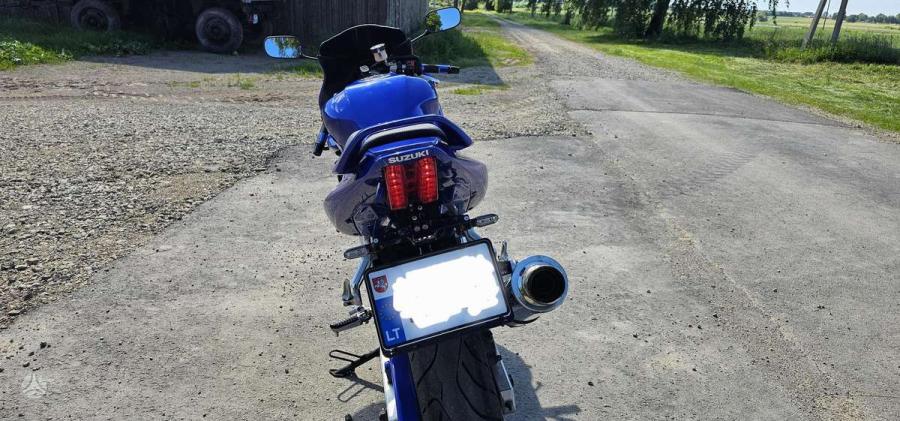 Blue Suzuki SV 2003 in Kursenai, with an engine capacity of 0.65 L and mileage of 57 thousand km for 1600 €, photo 8 on AUTOMOTO.COM.LV