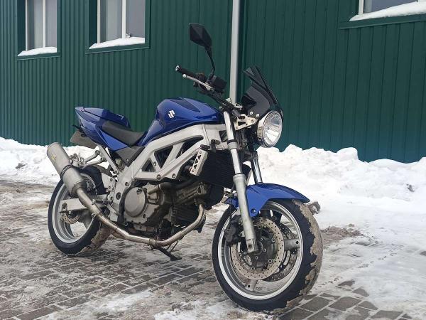 Zils Suzuki SV 2004 Telšiai, ar dzinēja tilpumu 0.65 L un nobraukumu 42 tūkst. km par 2000 €, foto 1 vietnē AUTOMOTO.COM.LV