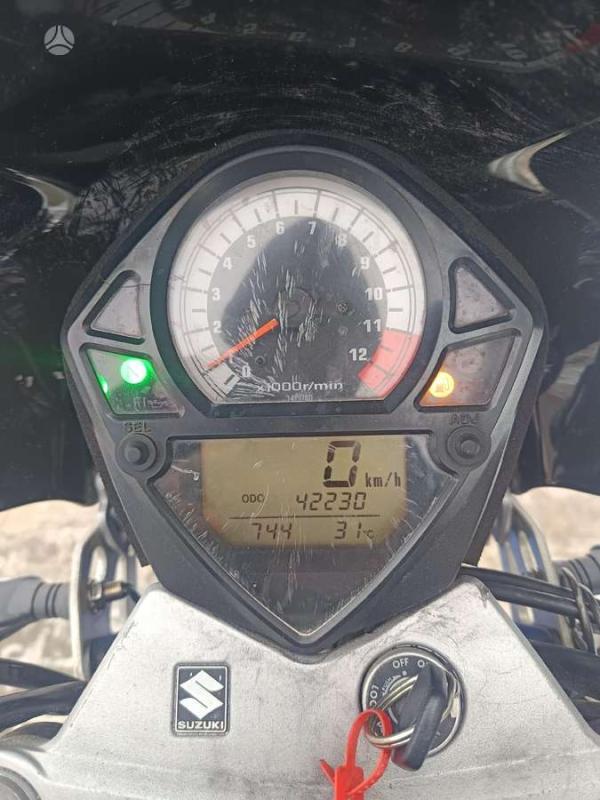 Zils Suzuki SV 2004 Telšiai, ar dzinēja tilpumu 0.65 L un nobraukumu 42 tūkst. km par 2000 €, foto 7 vietnē AUTOMOTO.COM.LV