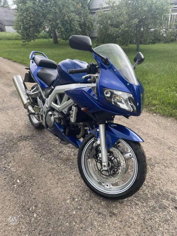Zils Suzuki SV 2004 Zarasai, ar dzinēja tilpumu 0.65 L un nobraukumu 57 tūkst. km par 1950 €, foto 1 vietnē AUTOMOTO.COM.LV