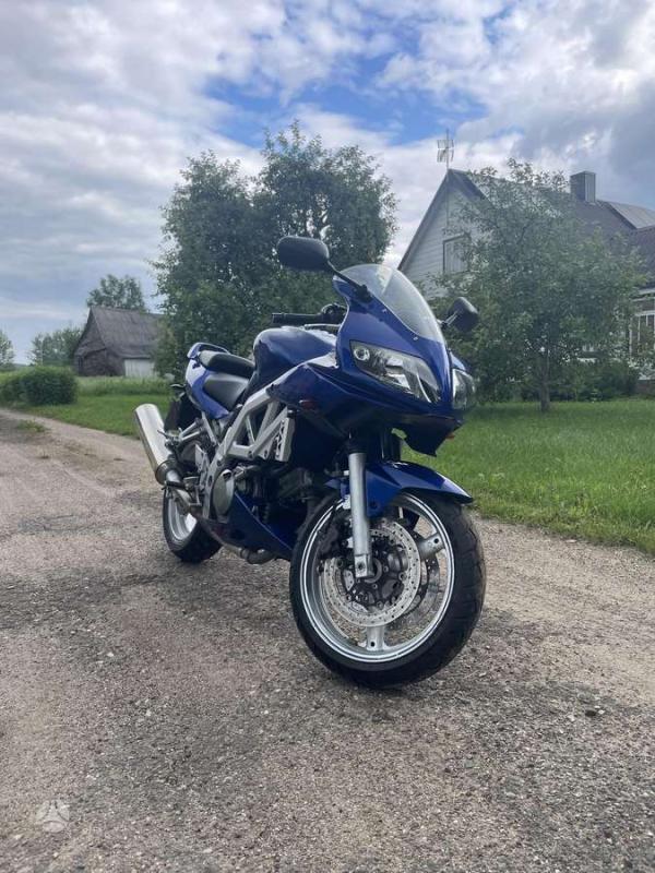 Zils Suzuki SV 2004 Zarasai, ar dzinēja tilpumu 0.65 L un nobraukumu 57 tūkst. km par 1950 €, foto 2 vietnē AUTOMOTO.COM.LV
