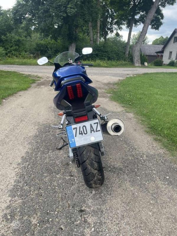 Zils Suzuki SV 2004 Zarasai, ar dzinēja tilpumu 0.65 L un nobraukumu 57 tūkst. km par 1950 €, foto 3 vietnē AUTOMOTO.COM.LV