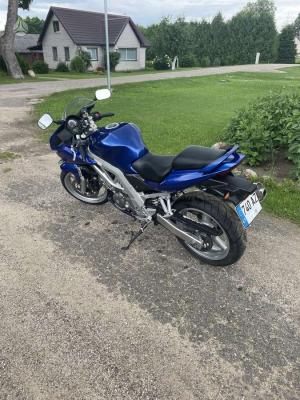 Zils Suzuki SV 2004 Zarasai, ar dzinēja tilpumu 0.65 L un nobraukumu 57 tūkst. km par 1950 €, foto 6 vietnē AUTOMOTO.COM.LV