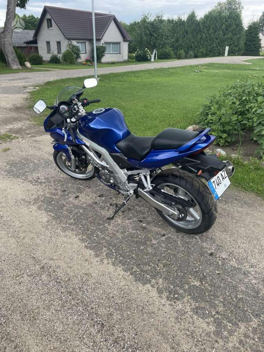 Zils Suzuki SV 2004 Zarasai, ar dzinēja tilpumu 0.65 L un nobraukumu 57 tūkst. km par 1950 €, foto 6 vietnē AUTOMOTO.COM.LV