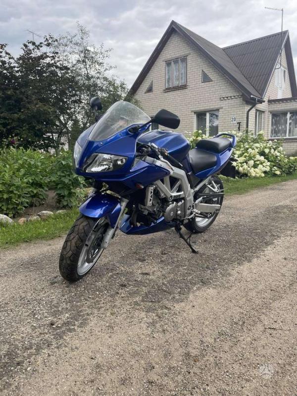 Zils Suzuki SV 2004 Zarasai, ar dzinēja tilpumu 0.65 L un nobraukumu 57 tūkst. km par 1950 €, foto 6 vietnē AUTOMOTO.COM.LV
