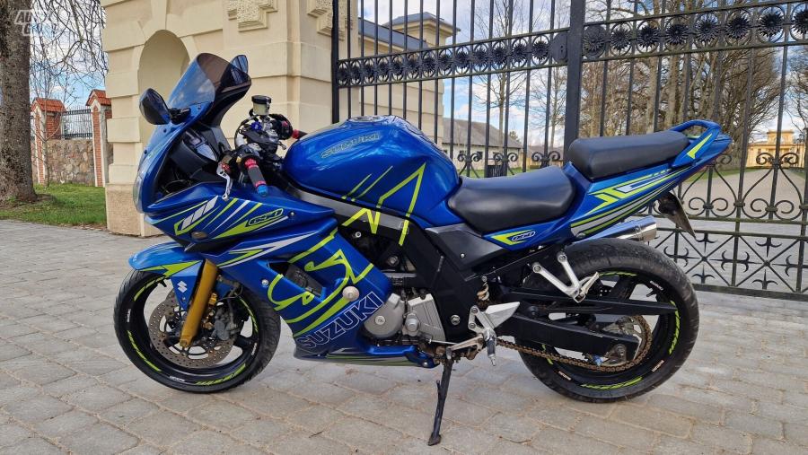 Blue Suzuki SV 2007 in Vilnius, with an engine capacity of 0.65 L and mileage of 53 thousand km for 2500 €, photo 20 on AUTOMOTO.COM.LV
