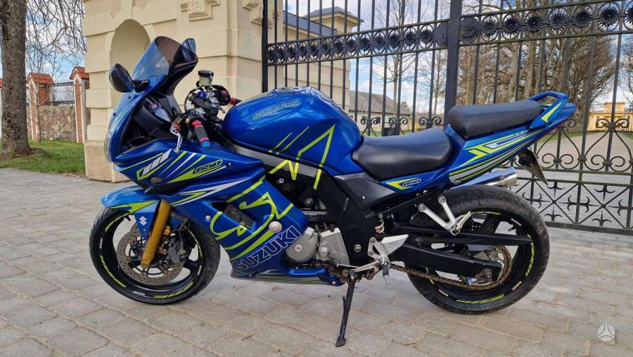 Blue Suzuki SV 2007 in Vilnius, with an engine capacity of 0.65 L and mileage of 56 thousand km for 2400 €, photo 7 on AUTOMOTO.COM.LV