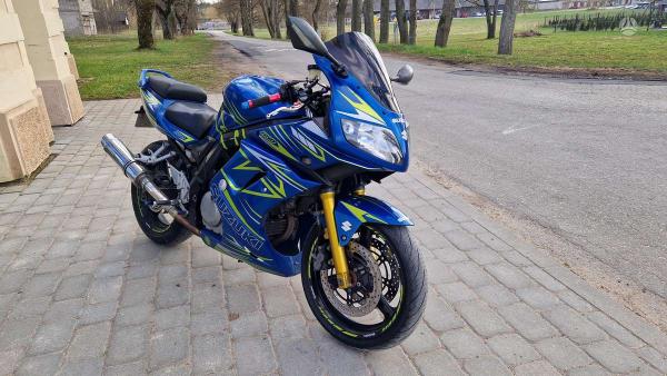 Blue Suzuki SV 2007 in Vilnius, with an engine capacity of 0.65 L and mileage of 56 thousand km for 2400 €, photo 10 on AUTOMOTO.COM.LV