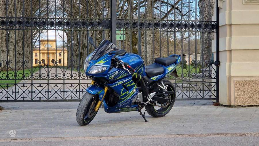 Blue Suzuki SV 2007 in Vilnius, with an engine capacity of 0.65 L and mileage of 56 thousand km for 2400 €, photo 15 on AUTOMOTO.COM.LV