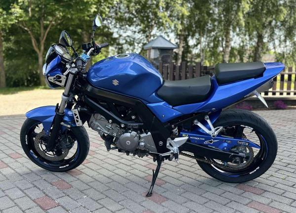 Blue Suzuki SV 2007 in Telschi, with an engine capacity of 0.65 L and mileage of 32 thousand km for 1850 €, photo 5 on AUTOMOTO.COM.LV