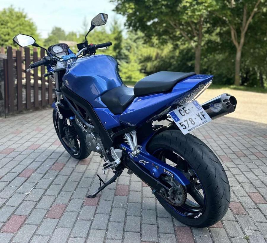 Blue Suzuki SV 2007 in Telschi, with an engine capacity of 0.65 L and mileage of 32 thousand km for 1850 €, photo 7 on AUTOMOTO.COM.LV