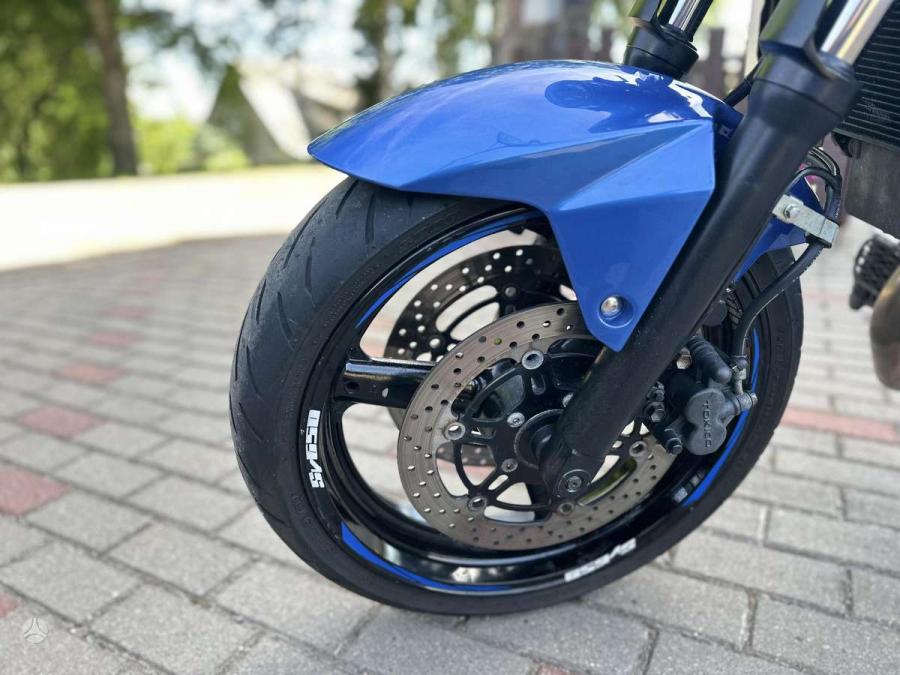 Blue Suzuki SV 2007 in Telschi, with an engine capacity of 0.65 L and mileage of 32 thousand km for 1850 €, photo 9 on AUTOMOTO.COM.LV