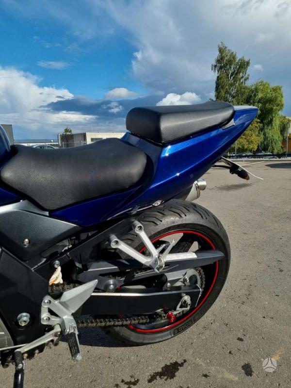 Blue Suzuki SV 2010 in Kaunas, with an engine capacity of 0.65 L and mileage of 32 thousand km for 2699 €, photo 9 on AUTOMOTO.COM.LV