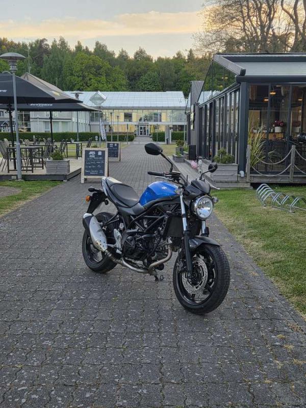 Zils Suzuki SV 2018 Klaipėda, ar dzinēja tilpumu 0.65 L un nobraukumu 42 tūkst. km par 2600 €, foto 1 vietnē AUTOMOTO.COM.LV
