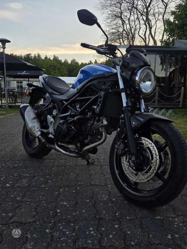 Zils Suzuki SV 2018 Klaipėda, ar dzinēja tilpumu 0.65 L un nobraukumu 42 tūkst. km par 2600 €, foto 2 vietnē AUTOMOTO.COM.LV