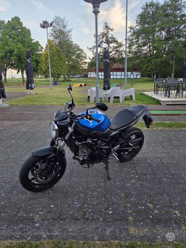 Zils Suzuki SV 2018 Klaipėda, ar dzinēja tilpumu 0.65 L un nobraukumu 42 tūkst. km par 2600 €, foto 3 vietnē AUTOMOTO.COM.LV