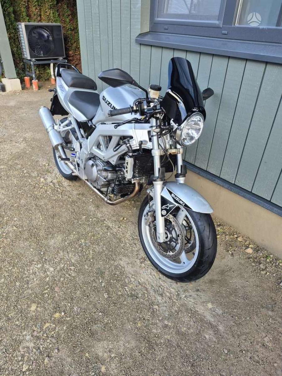 Grey Suzuki SV 2003 in Kursenai, with an engine capacity of 0.65 L and mileage of 30 thousand km for 1999 €, photo 3 on AUTOMOTO.COM.LV