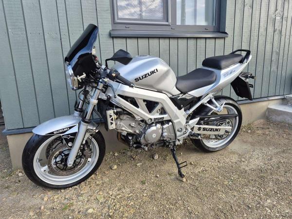 Grey Suzuki SV 2003 in Kursenai, with an engine capacity of 0.65 L and mileage of 30 thousand km for 1999 €, photo 4 on AUTOMOTO.COM.LV
