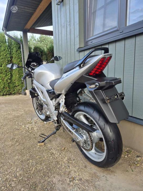Grey Suzuki SV 2003 in Kursenai, with an engine capacity of 0.65 L and mileage of 30 thousand km for 1999 €, photo 8 on AUTOMOTO.COM.LV