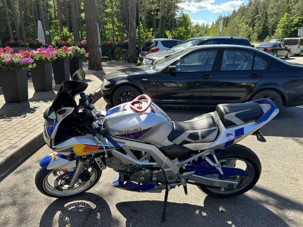 Grey Suzuki SV 2004 in Telschi, with an engine capacity of 0.65 L and mileage of 32 thousand km for 2500 €, photo 2 on AUTOMOTO.COM.LV