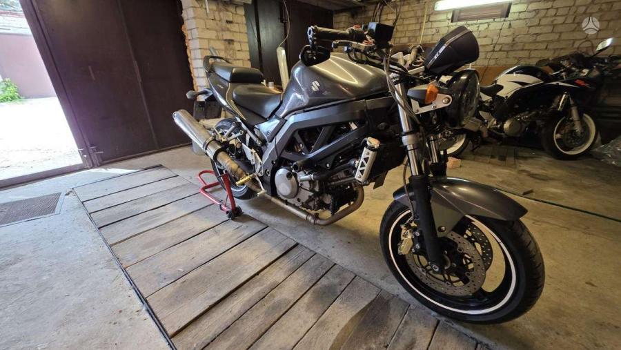 Grey Suzuki SV 2008 in Vilnius, with an engine capacity of 0.65 L and mileage of 22 thousand km for 2900 €, photo 1 on AUTOMOTO.COM.LV