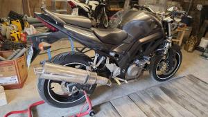 Grey Suzuki SV 2008 in Vilnius, with an engine capacity of 0.65 L and mileage of 22 thousand km for 2900 €, photo 3 on AUTOMOTO.COM.LV