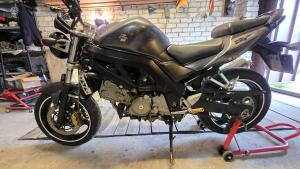 Grey Suzuki SV 2008 in Vilnius, with an engine capacity of 0.65 L and mileage of 22 thousand km for 2900 €, photo 5 on AUTOMOTO.COM.LV
