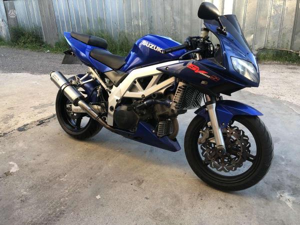 Suzuki SV 2003 in Vilnius, with an engine capacity of 1.00 L and mileage of 73 thousand km for 1100 €, photo 1 on AUTOMOTO.COM.LV