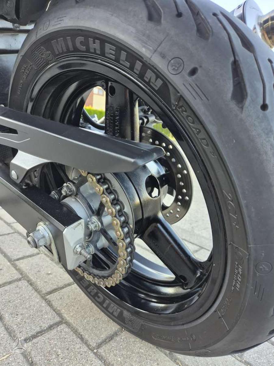 Suzuki SV 2007 in Kelme, with an engine capacity of 0.65 L and mileage of 53 thousand km for 1900 €, photo 15 on AUTOMOTO.COM.LV