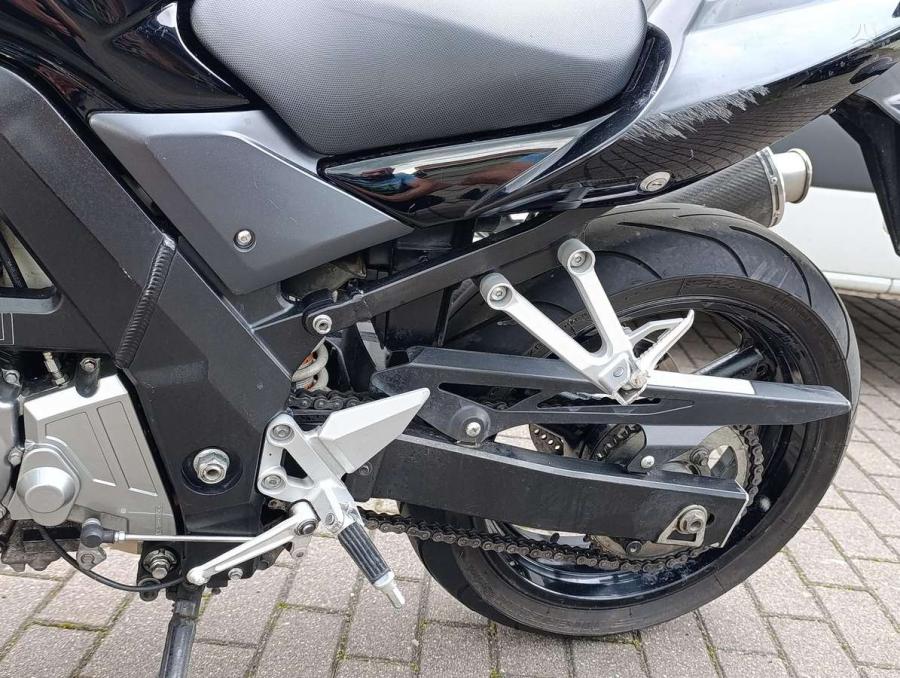 Suzuki SV 2008 Vievis, ar dzinēja tilpumu 0.65 L un nobraukumu 50 tūkst. km par 1900 €, foto 6 vietnē AUTOMOTO.COM.LV