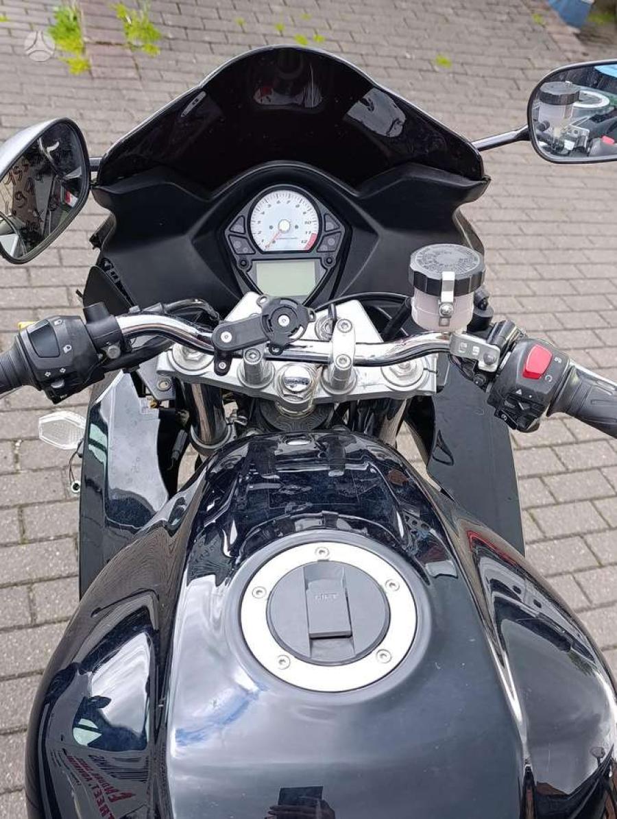 Suzuki SV 2008 Vievis, ar dzinēja tilpumu 0.65 L un nobraukumu 50 tūkst. km par 1900 €, foto 12 vietnē AUTOMOTO.COM.LV
