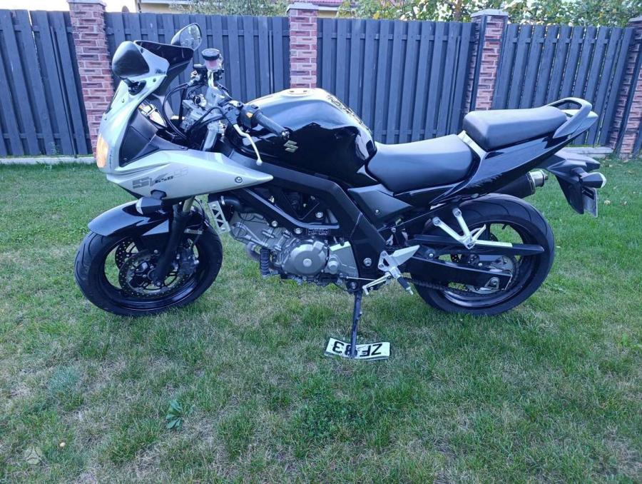 Suzuki SV 2008 Vievis, ar dzinēja tilpumu 0.65 L un nobraukumu 48 tūkst. km par 1950 €, foto 3 vietnē AUTOMOTO.COM.LV