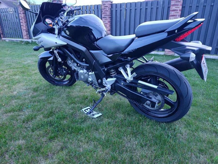 Suzuki SV 2008 Vievis, ar dzinēja tilpumu 0.65 L un nobraukumu 48 tūkst. km par 1950 €, foto 4 vietnē AUTOMOTO.COM.LV