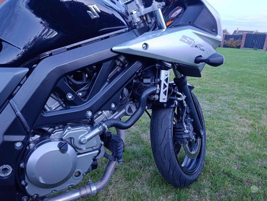 Suzuki SV 2008 Vievis, ar dzinēja tilpumu 0.65 L un nobraukumu 48 tūkst. km par 1950 €, foto 17 vietnē AUTOMOTO.COM.LV
