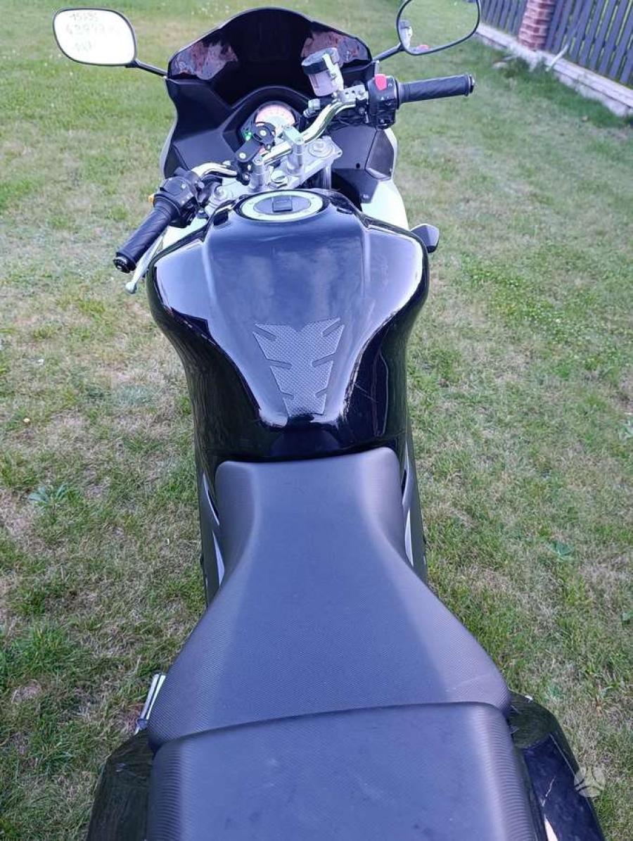 Suzuki SV 2008 Vievis, ar dzinēja tilpumu 0.65 L un nobraukumu 48 tūkst. km par 1950 €, foto 18 vietnē AUTOMOTO.COM.LV