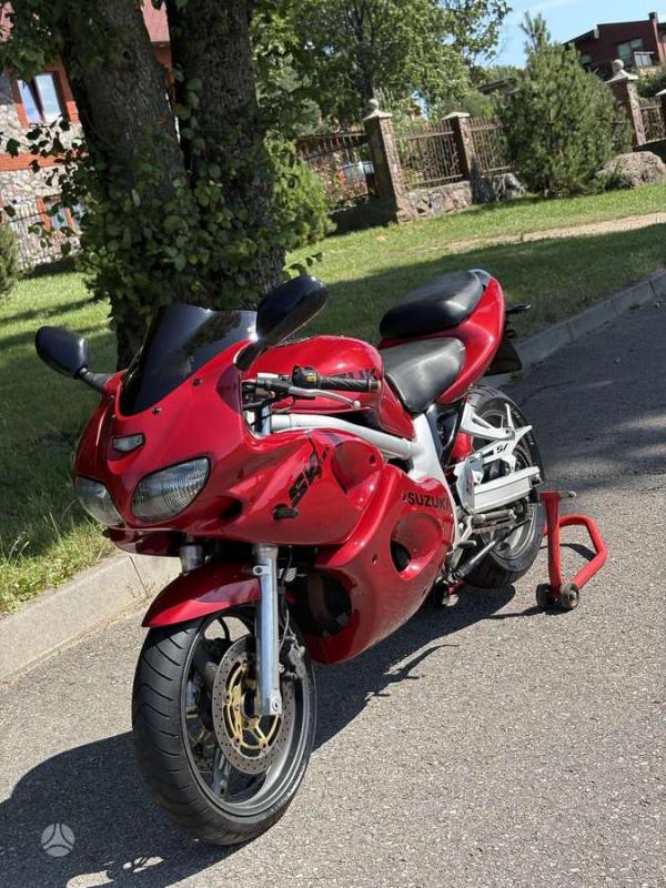 Red Suzuki SV 2000 in Raseiniai, with an engine capacity of 0.65 L and mileage of 3 thousand km for 1799 €, photo 8 on AUTOMOTO.COM.LV