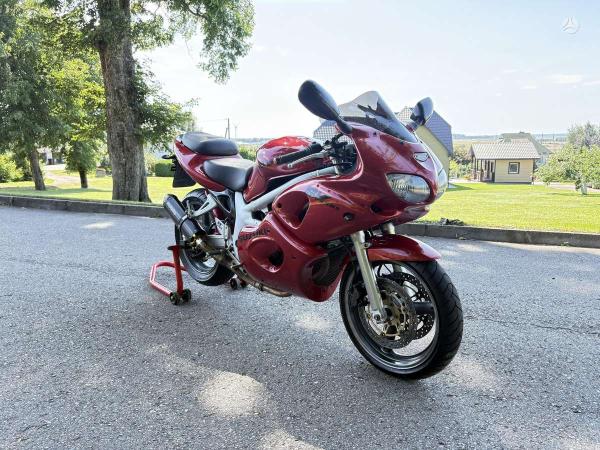 Red Suzuki SV 2000 in Raseiniai, with an engine capacity of 0.65 L and mileage of 3 thousand km for 1799 €, photo 10 on AUTOMOTO.COM.LV
