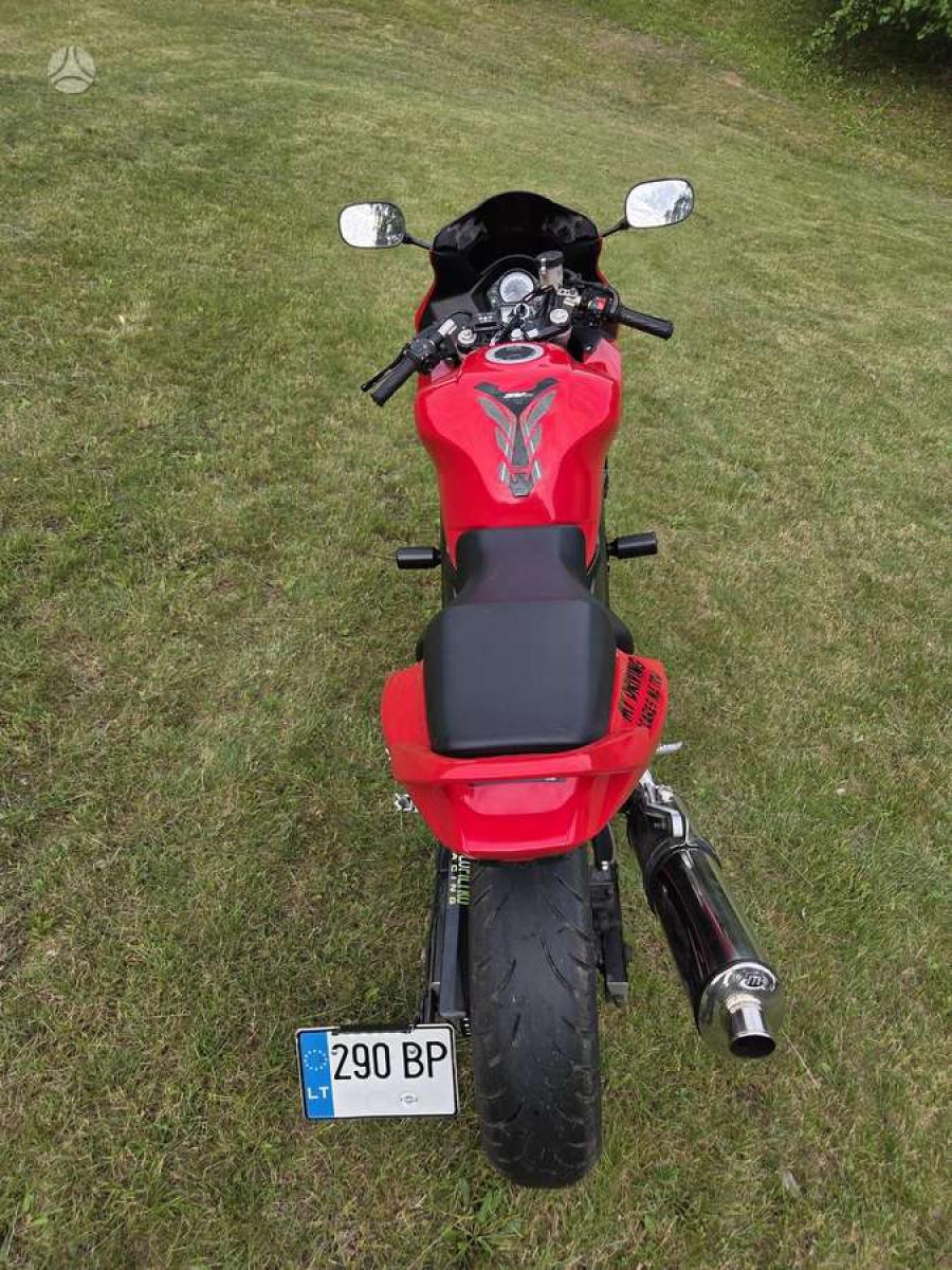 Red Suzuki SV 2005 in Kaunas, with an engine capacity of 0.65 L and mileage of 77 thousand km for 3000 €, photo 16 on AUTOMOTO.COM.LV