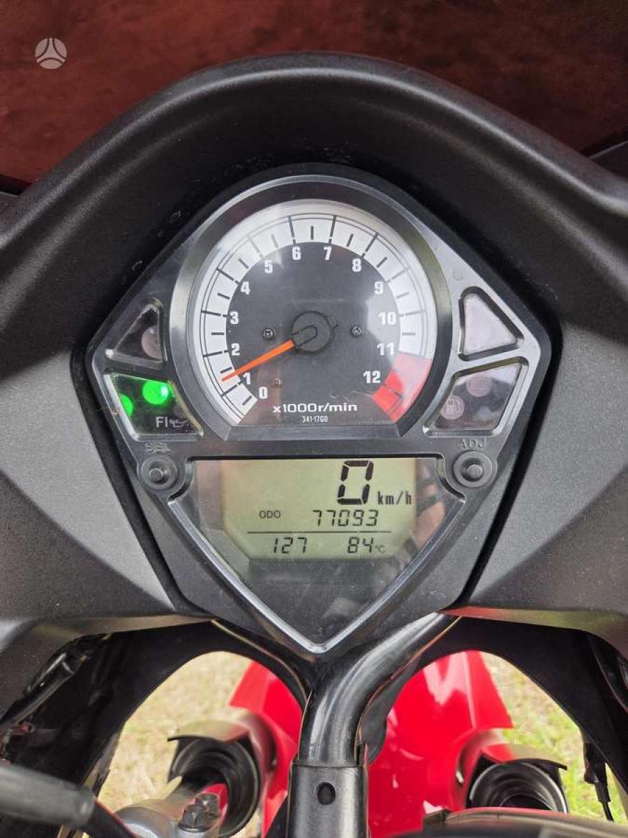 Red Suzuki SV 2005 in Kaunas, with an engine capacity of 0.65 L and mileage of 77 thousand km for 3000 €, photo 21 on AUTOMOTO.COM.LV