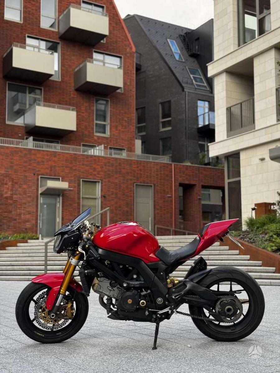 Red Suzuki SV 2008 in Klaipeda, with an engine capacity of 0.65 L and mileage of 19 thousand km for 3450 €, photo 3 on AUTOMOTO.COM.LV