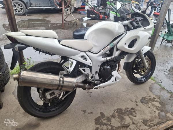 White Suzuki SV 2002 in Panevezys, with an engine capacity of 0.65 L and mileage of 33 thousand km for 1400 €, photo 5 on AUTOMOTO.COM.LV