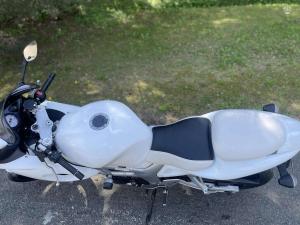 White Suzuki SV 2002 in Panevezys, with an engine capacity of 0.65 L and mileage of 33 thousand km for 1300 €, photo 5 on AUTOMOTO.COM.LV