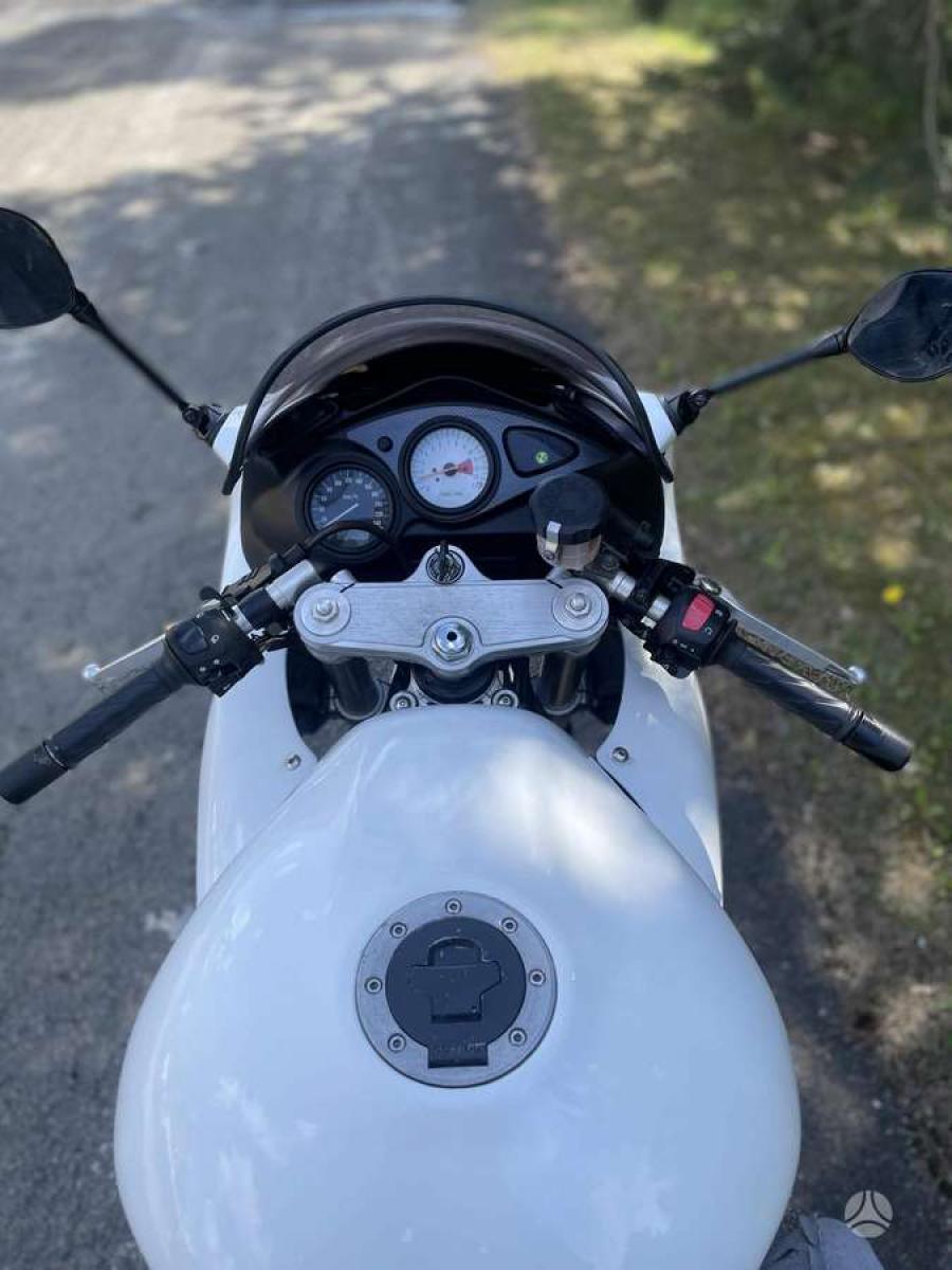 White Suzuki SV 2002 in Panevezys, with an engine capacity of 0.65 L and mileage of 33 thousand km for 1300 €, photo 7 on AUTOMOTO.COM.LV
