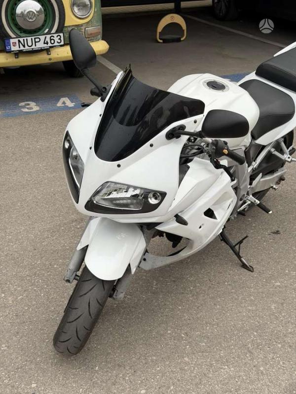 White Suzuki SV 2004 in Kaunas, with an engine capacity of 0.65 L and mileage of 58 thousand km for 2450 €, photo 2 on AUTOMOTO.COM.LV