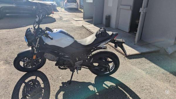 White Suzuki SV 2016 in Vilnius, with an engine capacity of 0.65 L and mileage of 13 thousand km for 4000 €, photo 2 on AUTOMOTO.COM.LV