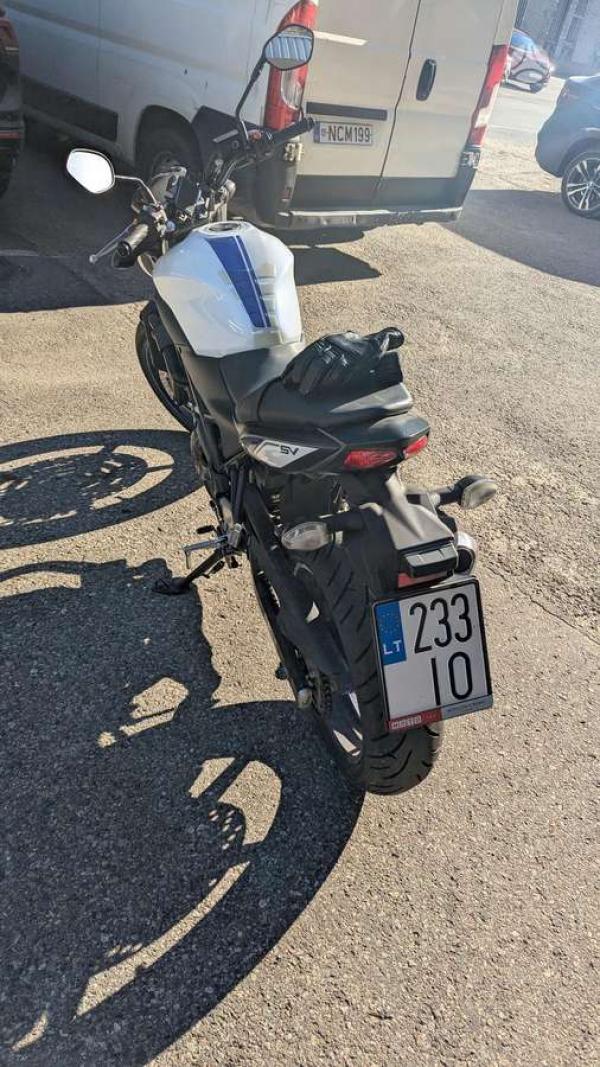White Suzuki SV 2016 in Vilnius, with an engine capacity of 0.65 L and mileage of 13 thousand km for 4000 €, photo 3 on AUTOMOTO.COM.LV