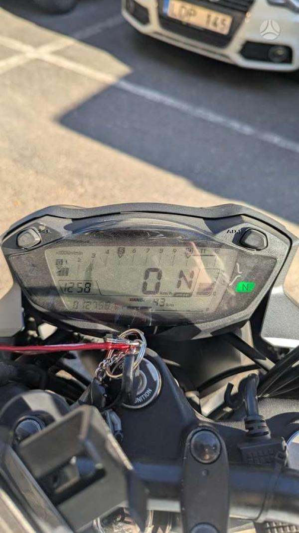 White Suzuki SV 2016 in Vilnius, with an engine capacity of 0.65 L and mileage of 13 thousand km for 4000 €, photo 5 on AUTOMOTO.COM.LV