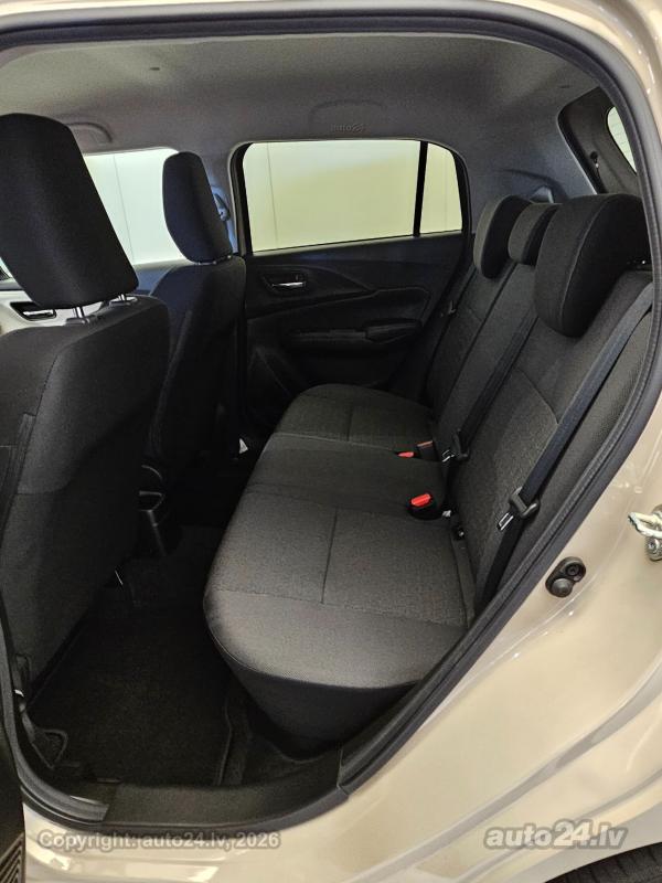 Smilšu krāsa Suzuki Swift 2024 Tallina, ar dzinēja tilpumu 1.20 L un nobraukumu 32 tūkst. km par 14900 €, foto 9 vietnē AUTOMOTO.COM.LV