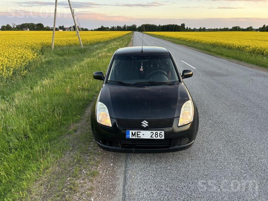 Black Suzuki Swift 2005 in Bauska, with an engine capacity of 1.30 L and mileage of 165 thousand km for 2400 €, photo 3 on AUTOMOTO.COM.LV