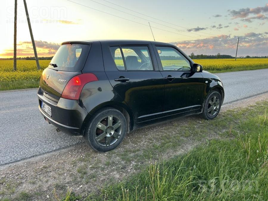 Black Suzuki Swift 2005 in Bauska, with an engine capacity of 1.30 L and mileage of 165 thousand km for 2400 €, photo 5 on AUTOMOTO.COM.LV